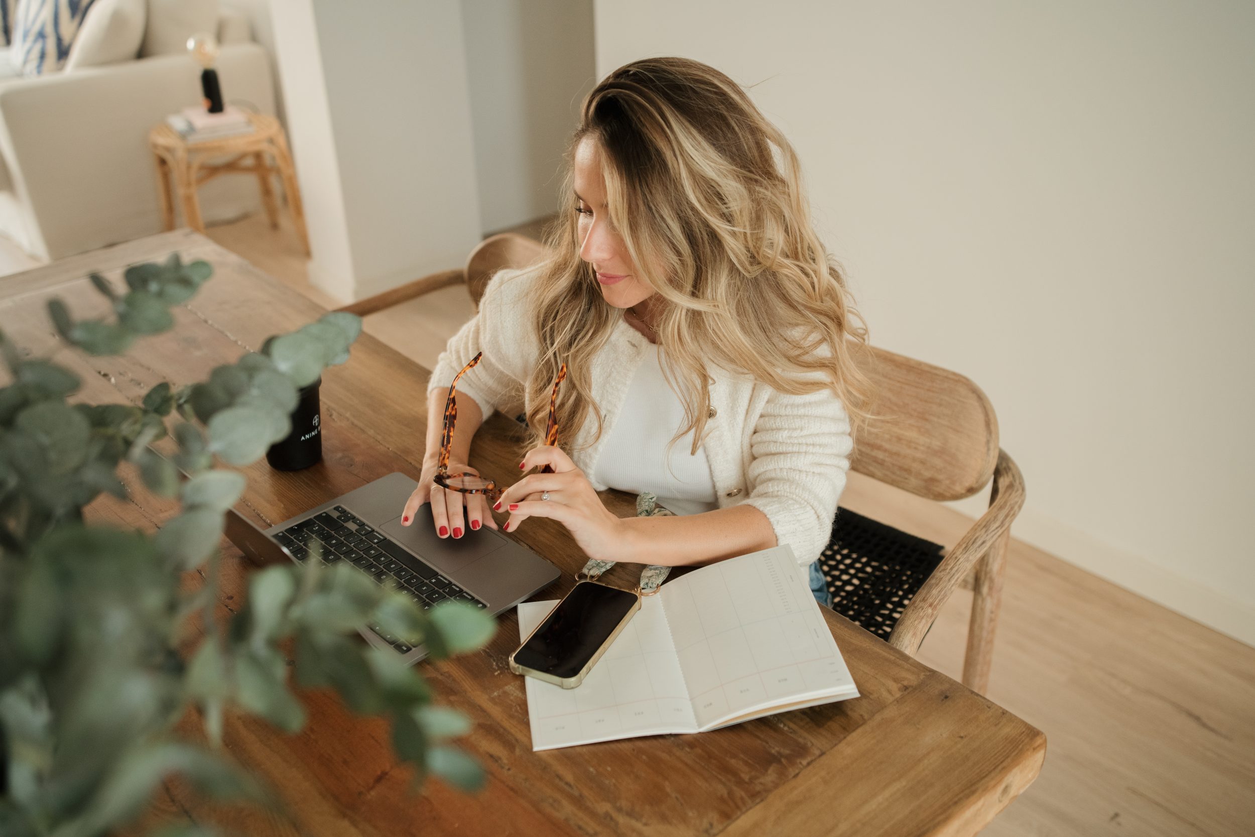 Julia March – Fashion Consultant